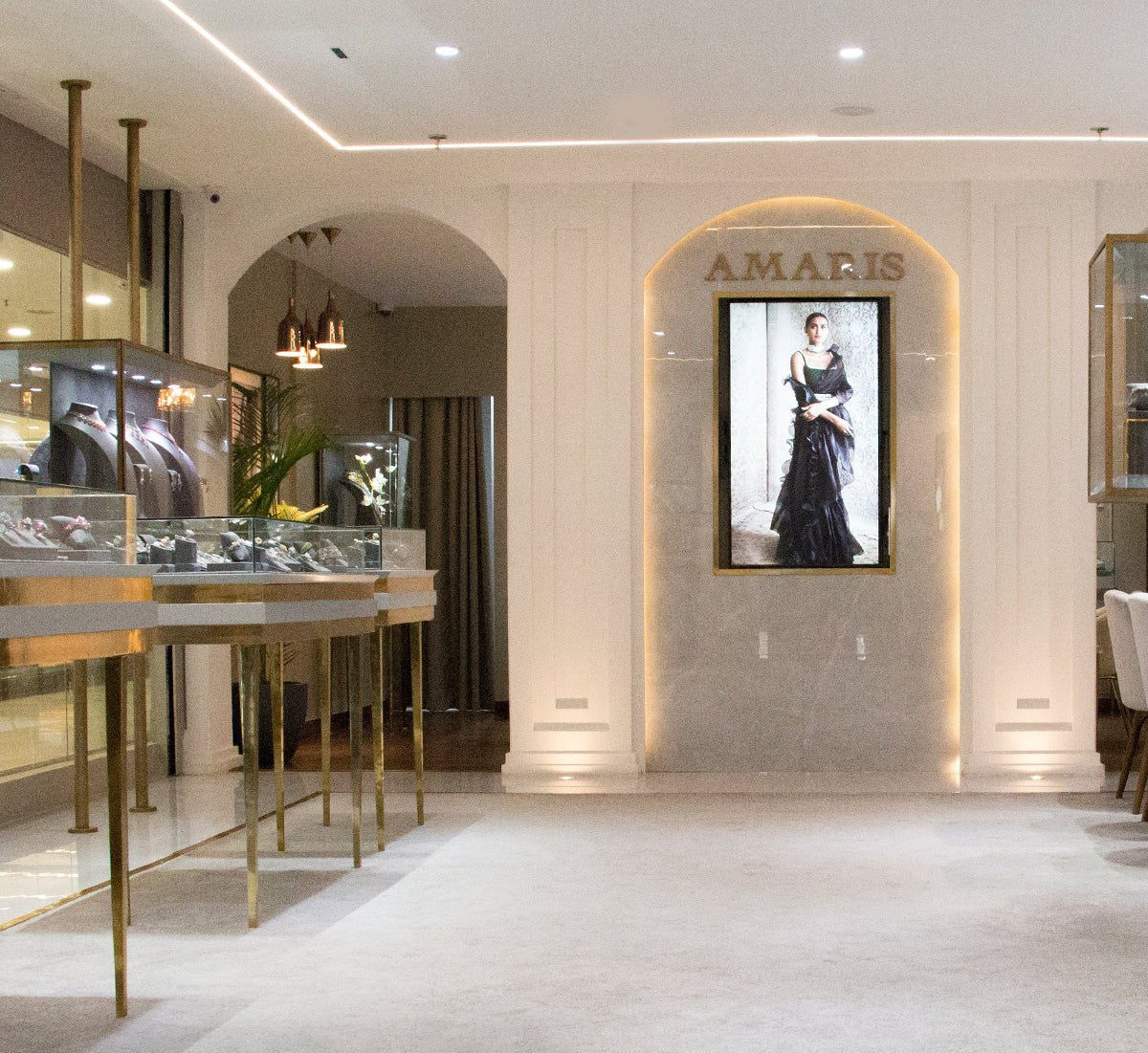 Contact AMARIS – Fine Jewelry Experts
